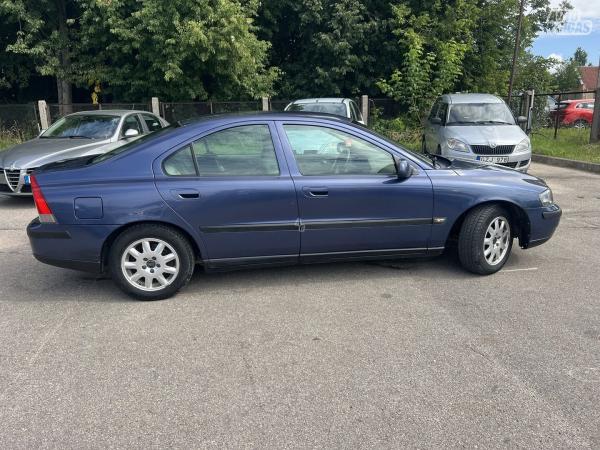 Blue Volvo S60 2001 in Siauliai, with an engine capacity of 2.40 L and mileage of 0 thousand km for 649 €, photo 6 on AUTOMOTO.COM.LV