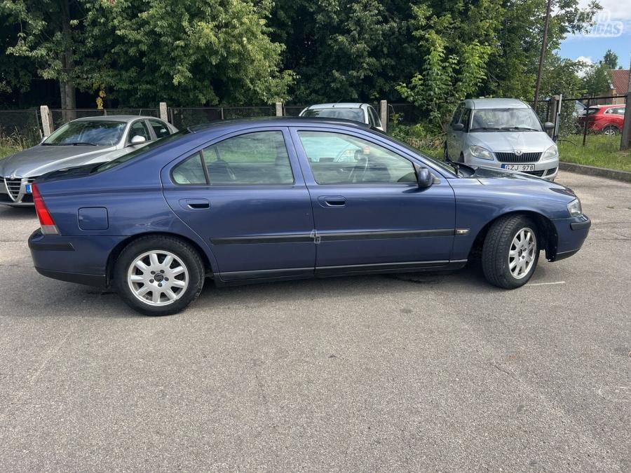 Zils Volvo S60 2001 Šauļi, ar dzinēja tilpumu 2.40 L un nobraukumu 0 tūkst. km par 649 €, foto 7 vietnē AUTOMOTO.COM.LV