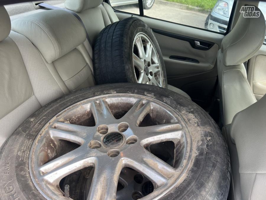 Zils Volvo S60 2001 Šauļi, ar dzinēja tilpumu 2.40 L un nobraukumu 0 tūkst. km par 649 €, foto 18 vietnē AUTOMOTO.COM.LV