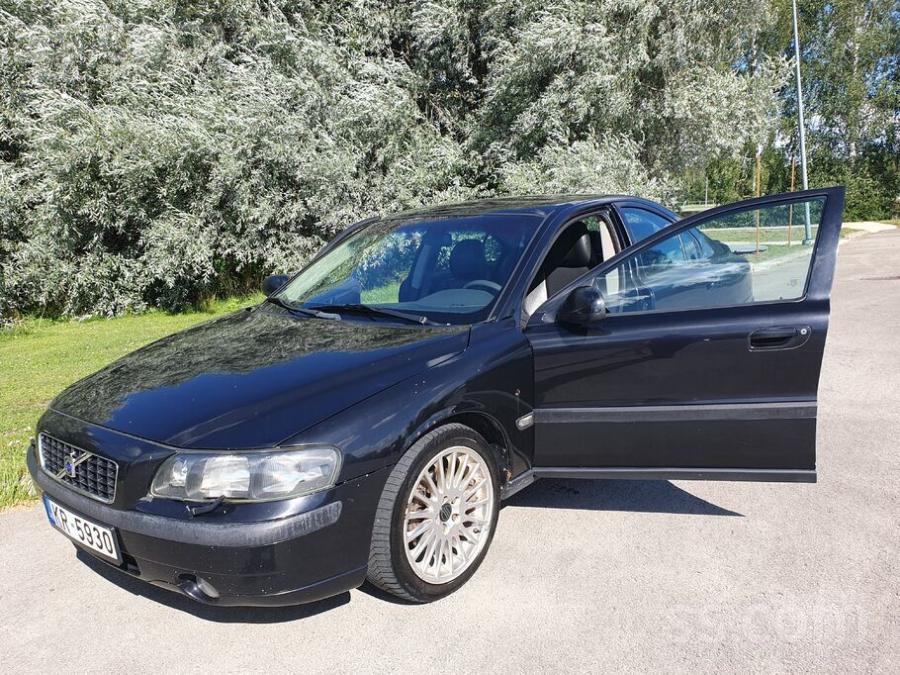 Zils Volvo S60 2001 Tukums, ar dzinēja tilpumu 2.40 L un nobraukumu 335 tūkst. km par 700 €, foto 3 vietnē AUTOMOTO.COM.LV