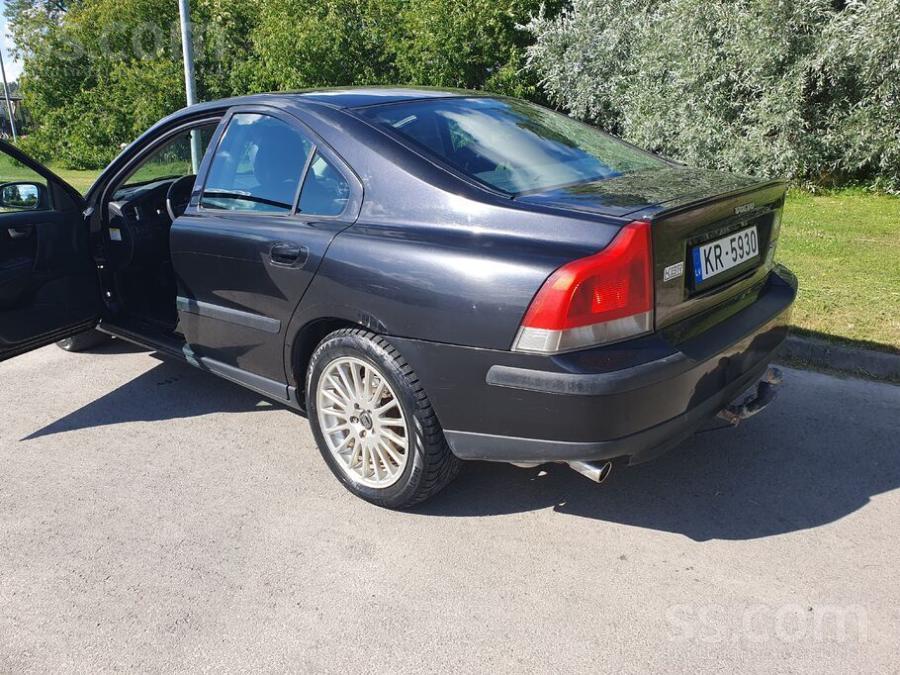 Zils Volvo S60 2001 Tukums, ar dzinēja tilpumu 2.40 L un nobraukumu 335 tūkst. km par 700 €, foto 4 vietnē AUTOMOTO.COM.LV