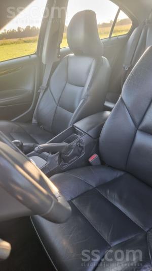 Zils Volvo S60 2001 Tukums, ar dzinēja tilpumu 2.40 L un nobraukumu 335 tūkst. km par 700 €, foto 6 vietnē AUTOMOTO.COM.LV