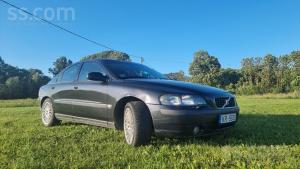 Zils Volvo S60 2001 Tukums, ar dzinēja tilpumu 2.40 L un nobraukumu 335 tūkst. km par 700 €, foto 8 vietnē AUTOMOTO.COM.LV