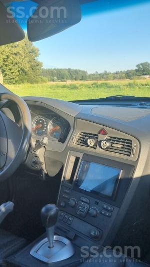 Zils Volvo S60 2001 Tukums, ar dzinēja tilpumu 2.40 L un nobraukumu 335 tūkst. km par 700 €, foto 9 vietnē AUTOMOTO.COM.LV