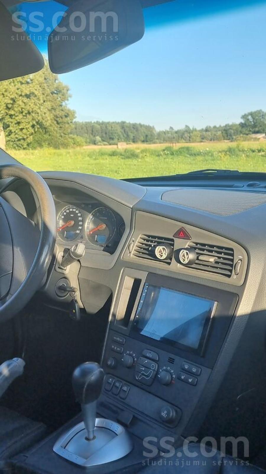 Zils Volvo S60 2001 Tukums, ar dzinēja tilpumu 2.40 L un nobraukumu 335 tūkst. km par 700 €, foto 9 vietnē AUTOMOTO.COM.LV