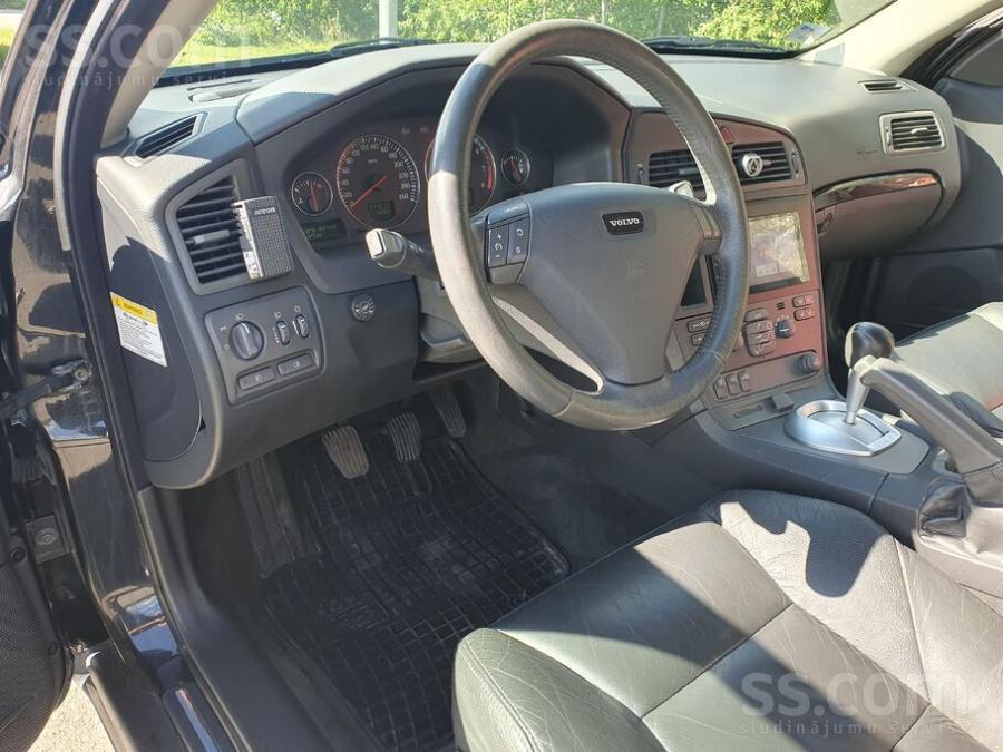 Zils Volvo S60 2001 Tukums, ar dzinēja tilpumu 2.40 L un nobraukumu 335 tūkst. km par 700 €, foto 12 vietnē AUTOMOTO.COM.LV