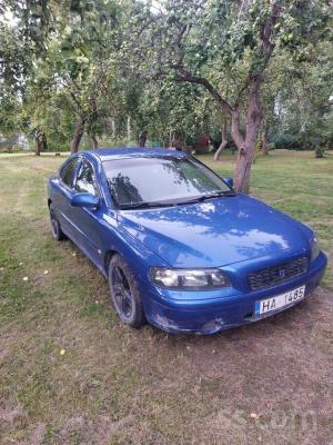 Синий Вольво С60 2001 в Валмиера, объемом двигателя 2.40 л и пробегом 380 тыс. км за 350 €, фото 3 на AUTOMOTO.COM.LV