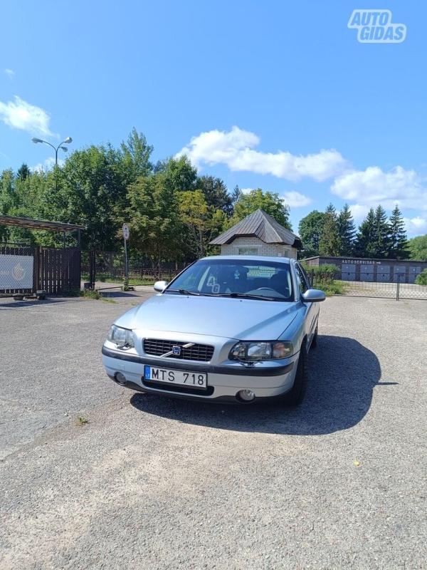 Blue Volvo S60 2001 in Radviliskis, with an engine capacity of 2.40 L and mileage of 263 thousand km for 650 €, photo 2 on AUTOMOTO.COM.LV