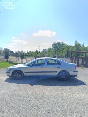 Blue Volvo S60 2001 in Radviliskis, with an engine capacity of 2.40 L and mileage of 263 thousand km for 650 €, photo 5 on AUTOMOTO.COM.LV