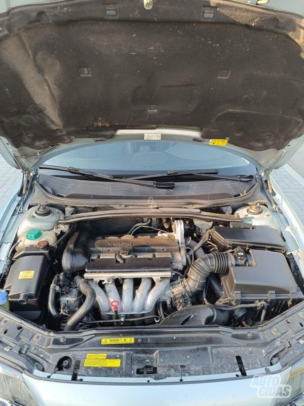 Blue Volvo S60 2001 in Radviliskis, with an engine capacity of 2.40 L and mileage of 263 thousand km for 650 €, photo 10 on AUTOMOTO.COM.LV
