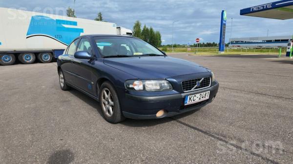 Blue Volvo S60 2001 in Daugavpils, with an engine capacity of 2.40 L and mileage of 356 thousand km for 1200 €, photo 2 on AUTOMOTO.COM.LV