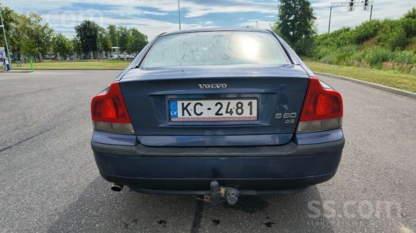 Blue Volvo S60 2001 in Daugavpils, with an engine capacity of 2.40 L and mileage of 356 thousand km for 1200 €, photo 3 on AUTOMOTO.COM.LV
