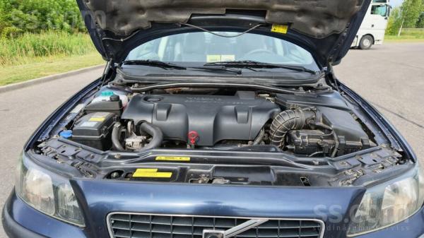Blue Volvo S60 2001 in Daugavpils, with an engine capacity of 2.40 L and mileage of 356 thousand km for 1200 €, photo 8 on AUTOMOTO.COM.LV