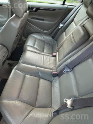 Zils Volvo S60 2001 Krāslava, ar dzinēja tilpumu 2.40 L un nobraukumu 356 tūkst. km par 1400 €, foto 9 vietnē AUTOMOTO.COM.LV