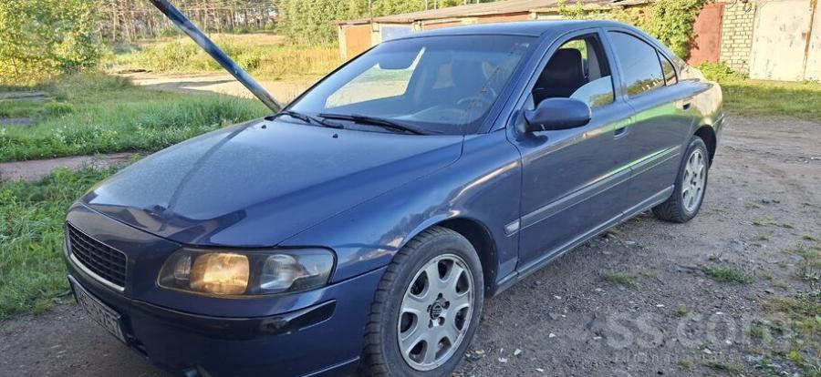 Zils Volvo S60 2001 Daugavpils, ar dzinēja tilpumu 2.40 L un nobraukumu 467 tūkst. km par 1150 €, foto 1 vietnē AUTOMOTO.COM.LV