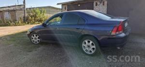 Zils Volvo S60 2001 Daugavpils, ar dzinēja tilpumu 2.40 L un nobraukumu 467 tūkst. km par 1150 €, foto 9 vietnē AUTOMOTO.COM.LV