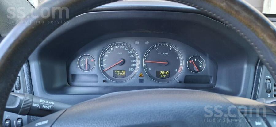 Zils Volvo S60 2001 Daugavpils, ar dzinēja tilpumu 2.40 L un nobraukumu 467 tūkst. km par 1150 €, foto 12 vietnē AUTOMOTO.COM.LV