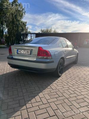 Blue Volvo S60 2001 in Riga, with an engine capacity of 2.40 L and mileage of 342 thousand km for 850 €, photo 4 on AUTOMOTO.COM.LV