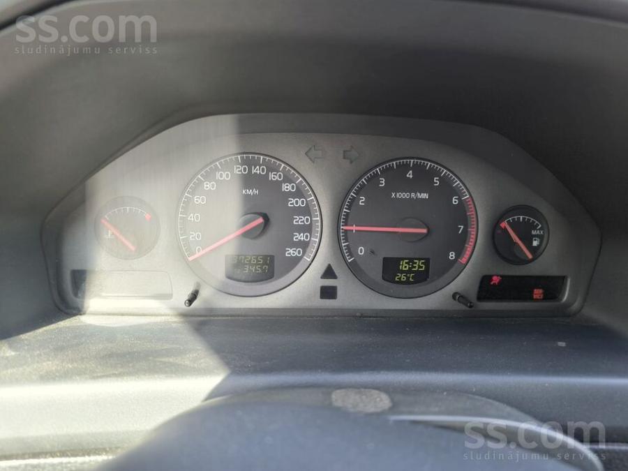 Zils Volvo S60 2001 Rīga, ar dzinēja tilpumu 2.40 L un nobraukumu 374 tūkst. km par 750 €, foto 3 vietnē AUTOMOTO.COM.LV