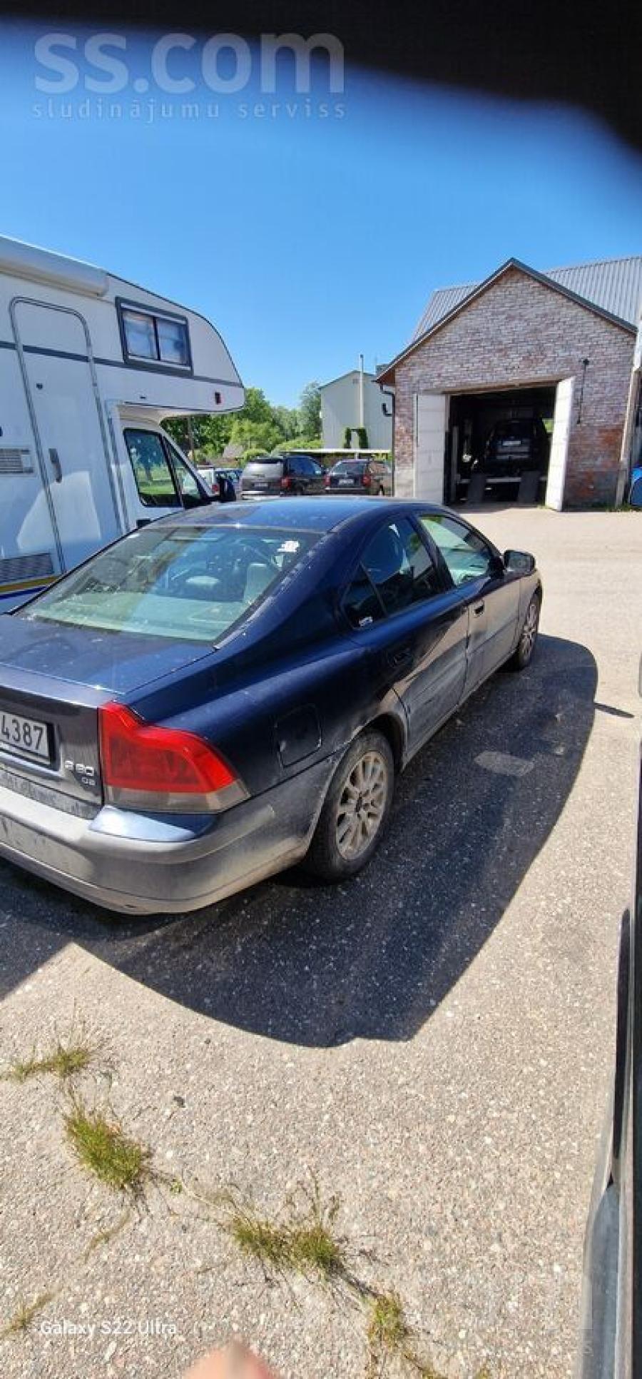Blue Volvo S60 2002 in Limbazi, with an engine capacity of 2.40 L and mileage of 424 thousand km for 800 €, photo 3 on AUTOMOTO.COM.LV