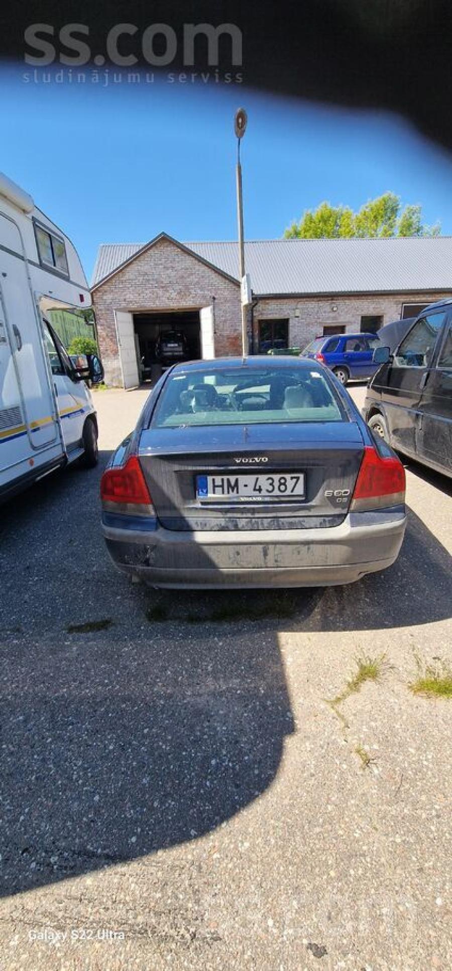 Blue Volvo S60 2002 in Limbazi, with an engine capacity of 2.40 L and mileage of 424 thousand km for 800 €, photo 5 on AUTOMOTO.COM.LV