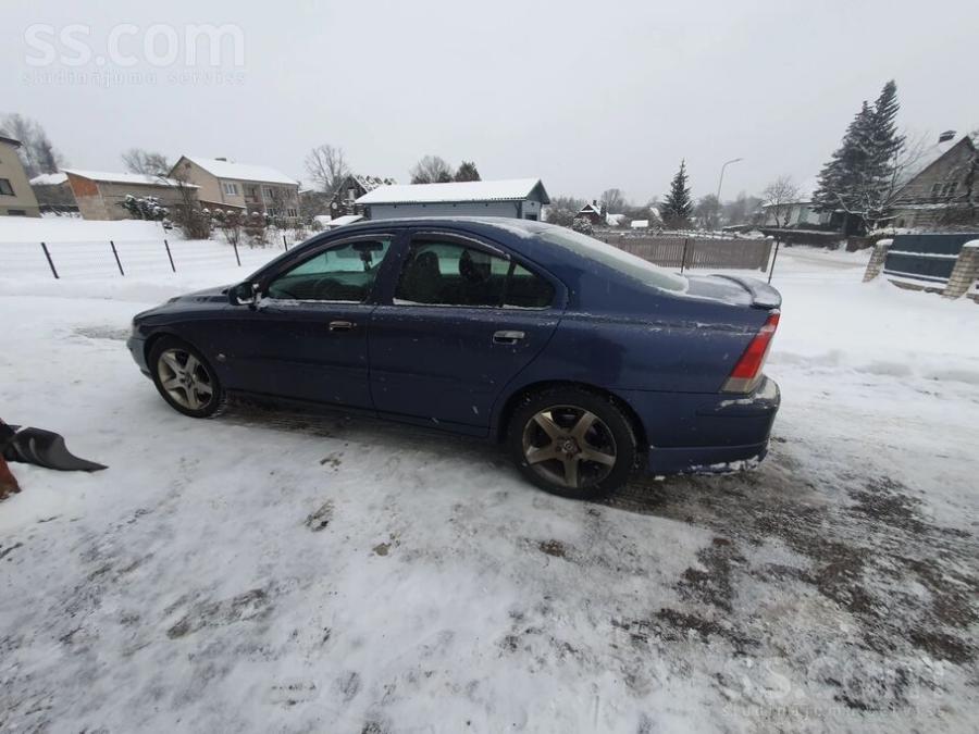 Zils Volvo S60 2002 Madona, ar dzinēja tilpumu 2.40 L un nobraukumu 356 tūkst. km par 850 €, foto 4 vietnē AUTOMOTO.COM.LV