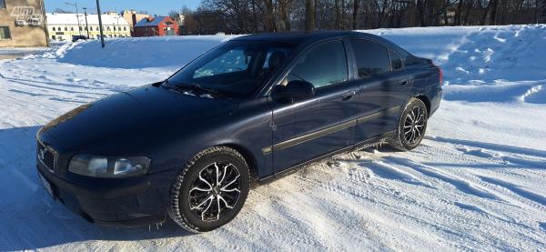 Zils Volvo S60 2002 Šilutė, ar dzinēja tilpumu 2.40 L un nobraukumu 373 tūkst. km par 750 €, foto 1 vietnē AUTOMOTO.COM.LV
