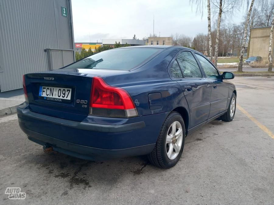 Blue Volvo S60 2002 in Siauliai, with an engine capacity of 2.40 L and mileage of 290 thousand km for 1000 €, photo 4 on AUTOMOTO.COM.LV