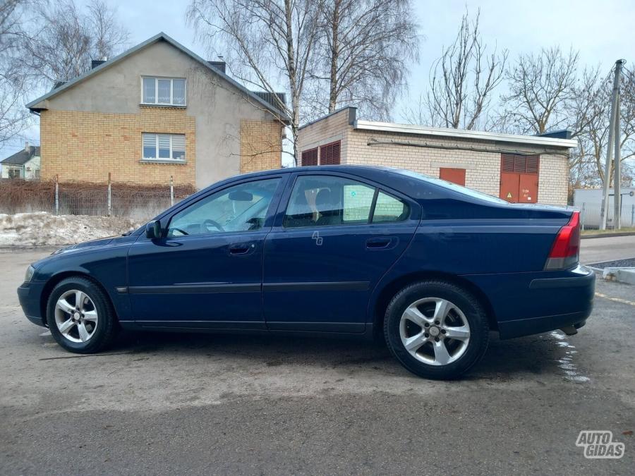 Blue Volvo S60 2002 in Siauliai, with an engine capacity of 2.40 L and mileage of 290 thousand km for 1000 €, photo 5 on AUTOMOTO.COM.LV