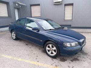 Blue Volvo S60 2002 in Siauliai, with an engine capacity of 2.40 L and mileage of 290 thousand km for 1000 €, photo 6 on AUTOMOTO.COM.LV