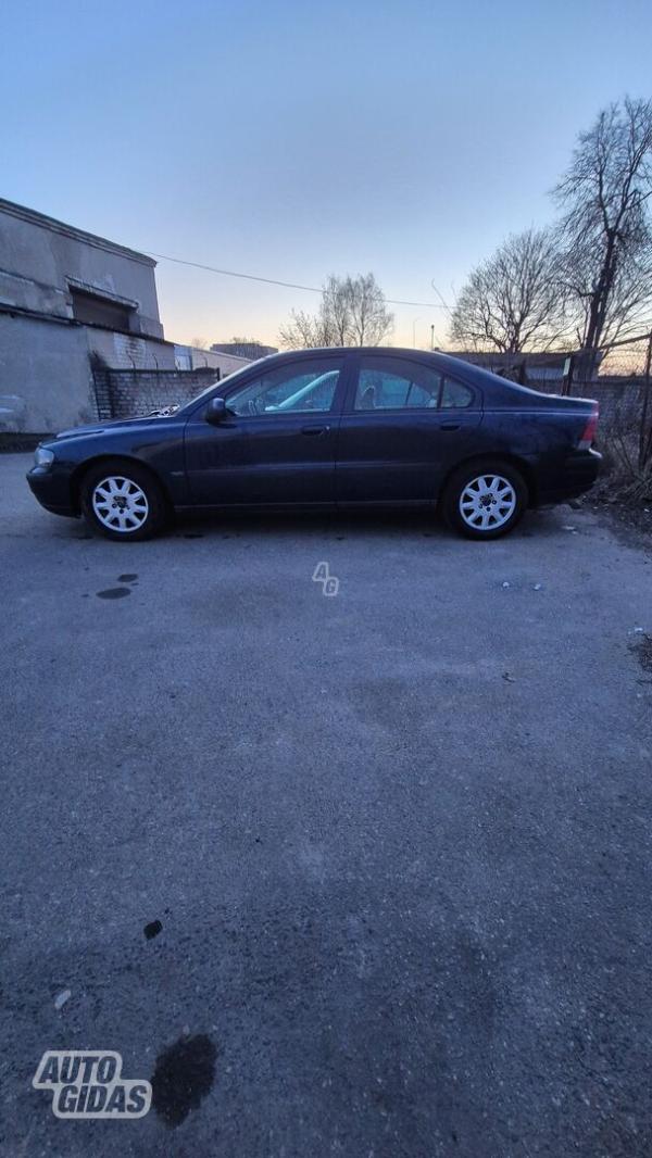 Blue Volvo S60 2002 in Vilnius, with an engine capacity of 2.40 L and mileage of 360 thousand km for 650 €, photo 3 on AUTOMOTO.COM.LV