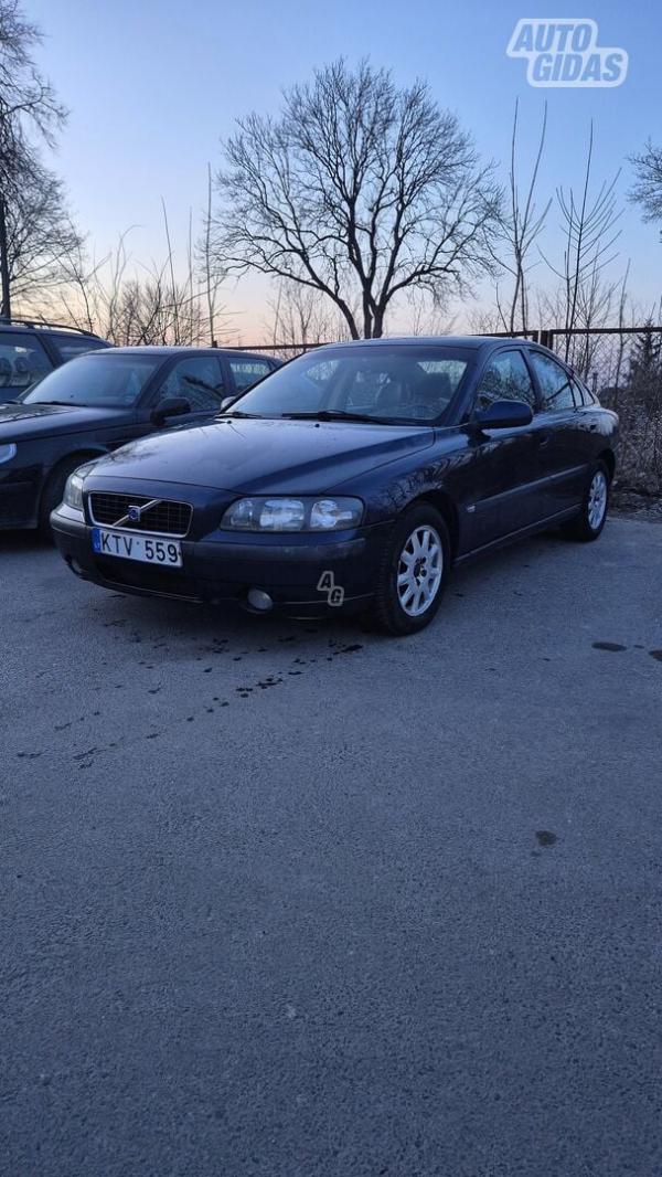 Blue Volvo S60 2002 in Vilnius, with an engine capacity of 2.40 L and mileage of 360 thousand km for 650 €, photo 5 on AUTOMOTO.COM.LV