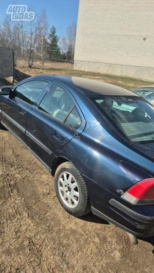 Zils Volvo S60 2002 Viļņa, ar dzinēja tilpumu 2.40 L un nobraukumu 360 tūkst. km par 650 €, foto 10 vietnē AUTOMOTO.COM.LV