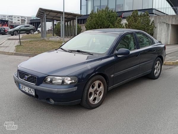 Blue Volvo S60 2002 in Vilnius, with an engine capacity of 2.40 L and mileage of 274 thousand km for 720 €, photo 4 on AUTOMOTO.COM.LV