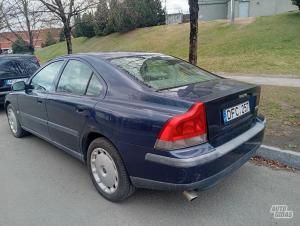 Zils Volvo S60 2002 Viļņa, ar dzinēja tilpumu 2.40 L un nobraukumu 281 tūkst. km par 550 €, foto 4 vietnē AUTOMOTO.COM.LV