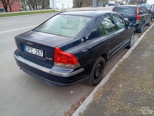 Zils Volvo S60 2002 Viļņa, ar dzinēja tilpumu 2.40 L un nobraukumu 281 tūkst. km par 550 €, foto 5 vietnē AUTOMOTO.COM.LV