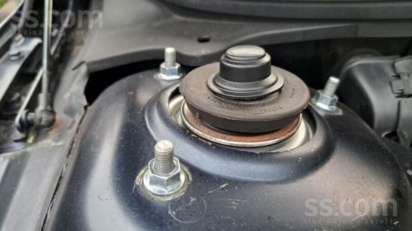 Zils Volvo S60 2002 Daugavpils, ar dzinēja tilpumu 2.40 L un nobraukumu 320 tūkst. km par 1350 €, foto 9 vietnē AUTOMOTO.COM.LV