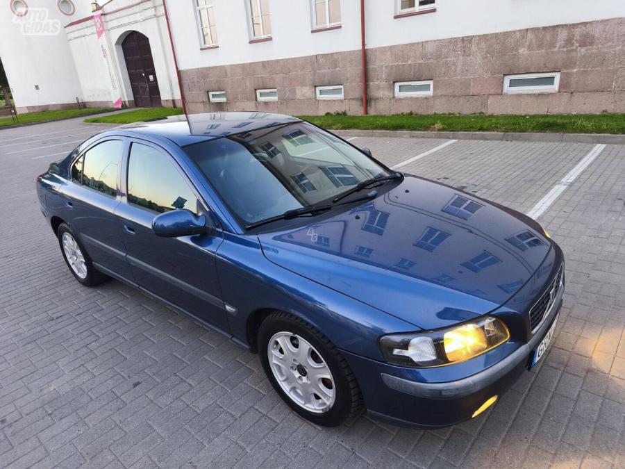 Blue Volvo S60 2002 in Taurage, with an engine capacity of 2.40 L and mileage of 254 thousand km for 1650 €, photo 3 on AUTOMOTO.COM.LV
