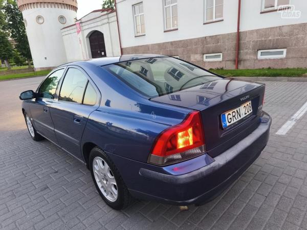 Blue Volvo S60 2002 in Taurage, with an engine capacity of 2.40 L and mileage of 254 thousand km for 1650 €, photo 3 on AUTOMOTO.COM.LV
