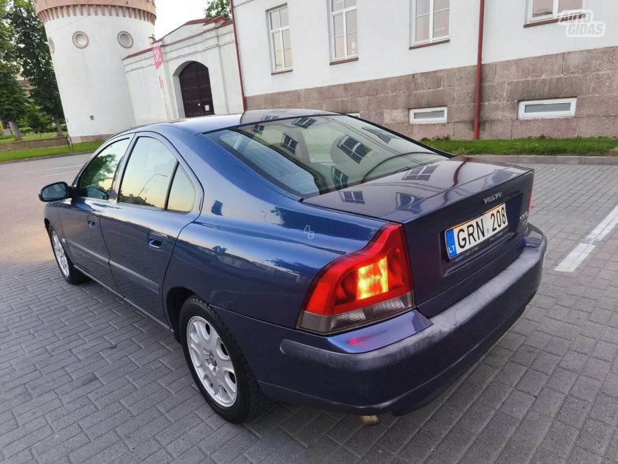 Blue Volvo S60 2002 in Taurage, with an engine capacity of 2.40 L and mileage of 254 thousand km for 1650 €, photo 4 on AUTOMOTO.COM.LV