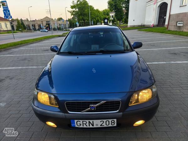 Blue Volvo S60 2002 in Taurage, with an engine capacity of 2.40 L and mileage of 254 thousand km for 1650 €, photo 5 on AUTOMOTO.COM.LV