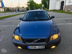 Blue Volvo S60 2002 in Taurage, with an engine capacity of 2.40 L and mileage of 254 thousand km for 1650 €, photo 6 on AUTOMOTO.COM.LV