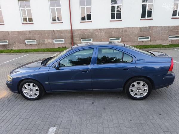 Blue Volvo S60 2002 in Taurage, with an engine capacity of 2.40 L and mileage of 254 thousand km for 1650 €, photo 7 on AUTOMOTO.COM.LV