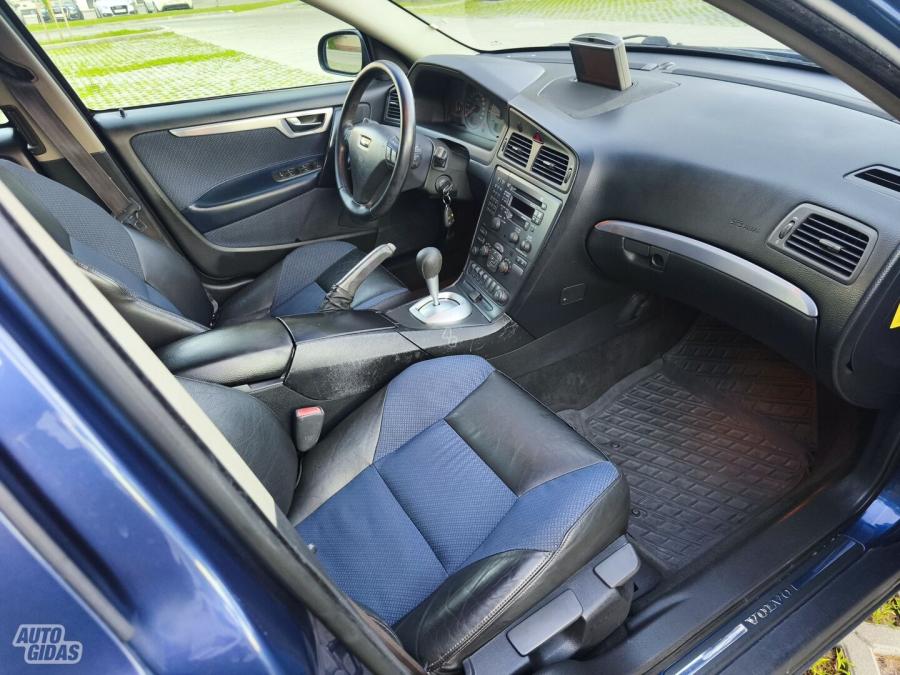 Blue Volvo S60 2002 in Taurage, with an engine capacity of 2.40 L and mileage of 254 thousand km for 1650 €, photo 11 on AUTOMOTO.COM.LV
