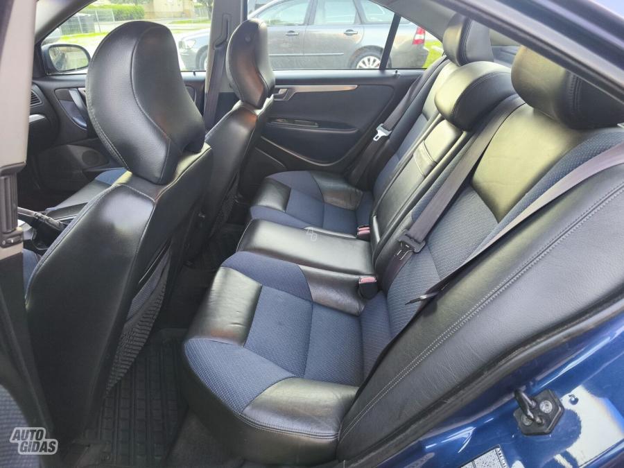 Blue Volvo S60 2002 in Taurage, with an engine capacity of 2.40 L and mileage of 254 thousand km for 1650 €, photo 13 on AUTOMOTO.COM.LV