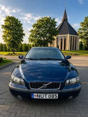 Blue Volvo S60 2002 in Vilnius, with an engine capacity of 2.40 L and mileage of 429 thousand km for 1100 €, photo  on AUTOMOTO.COM.LV