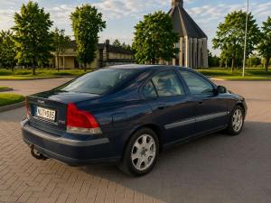 Zils Volvo S60 2002 Viļņa, ar dzinēja tilpumu 2.40 L un nobraukumu 429 tūkst. km par 1100 €, foto 6 vietnē AUTOMOTO.COM.LV