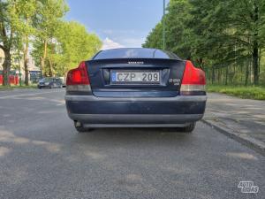 Blue Volvo S60 2002 in Klaipeda, with an engine capacity of 2.40 L and mileage of 470 thousand km for 950 €, photo 5 on AUTOMOTO.COM.LV