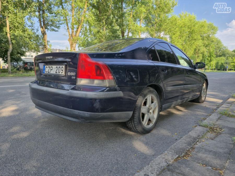 Blue Volvo S60 2002 in Klaipeda, with an engine capacity of 2.40 L and mileage of 470 thousand km for 950 €, photo 6 on AUTOMOTO.COM.LV