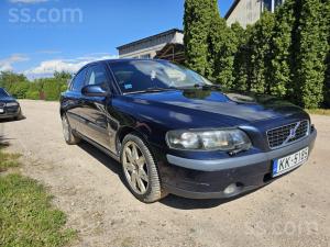 Blue Volvo S60 2002 in Dobele, with an engine capacity of 2.40 L and mileage of 246 thousand km for 1500 €, photo 3 on AUTOMOTO.COM.LV